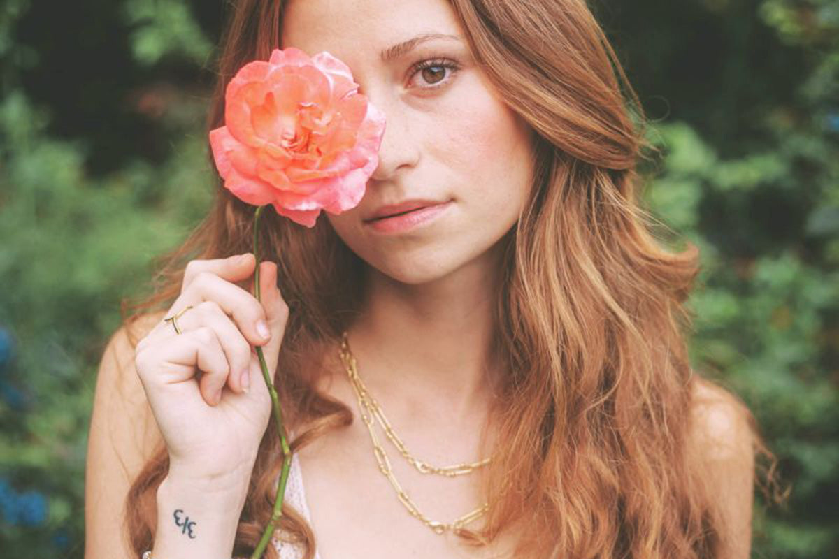 Jewelry Essentials: 5 Minimalist Pieces Every Woman Needs in Her Colle ...