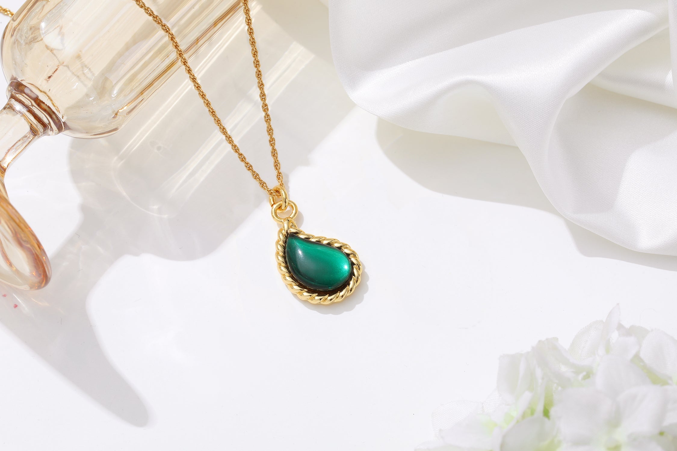 Gold Chain Drop Shape Emerald Pendant Necklace – Classicharms