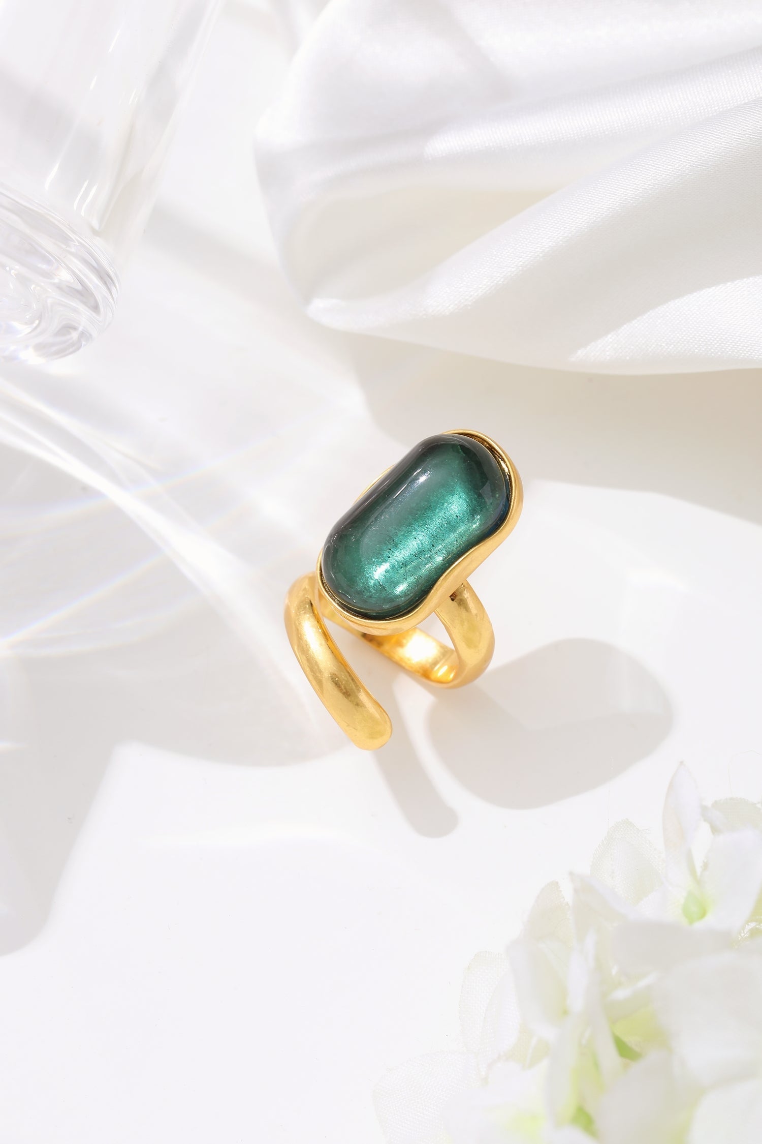 Cute Vintage Emerald Green Cocktail Ring – Classicharms